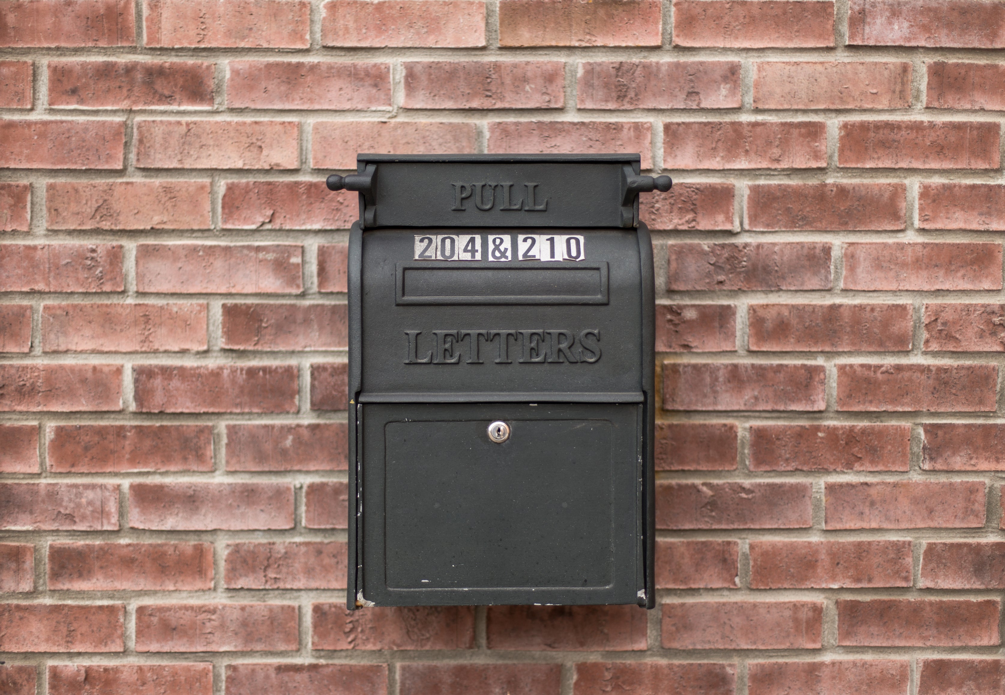 Your Ultimate Guide to Wall-Mounted Mailboxes–Post & Porch