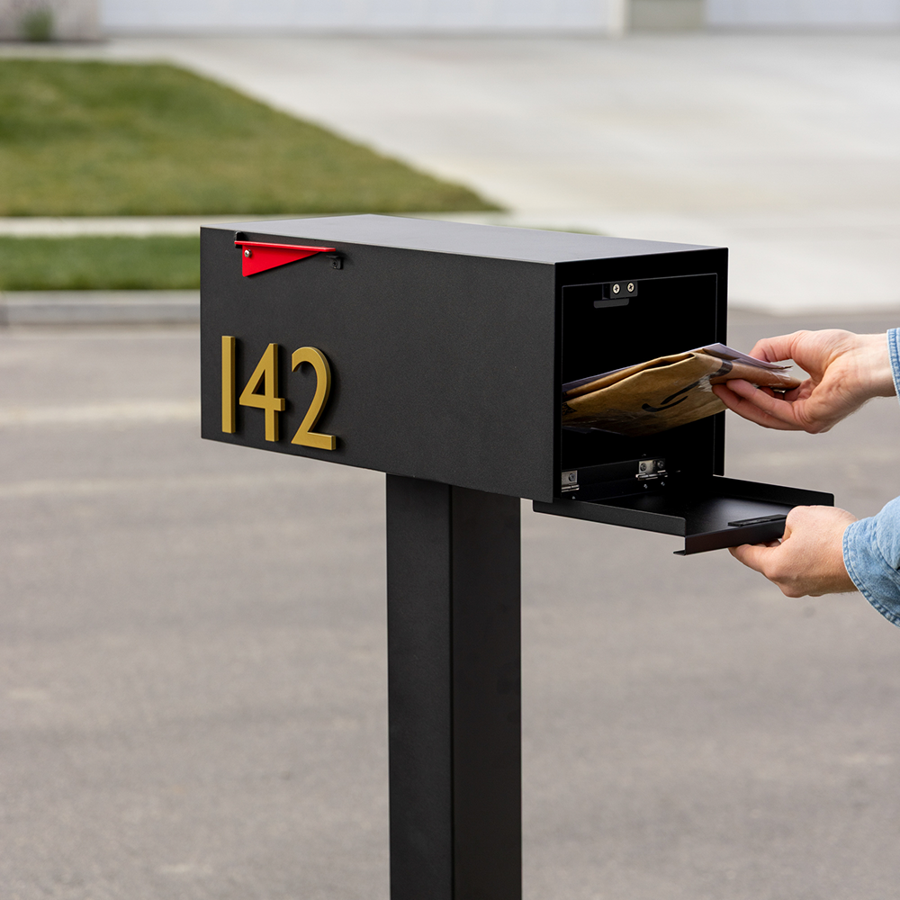 Dual Access Post-Mounted Mailbox – Post & Porch